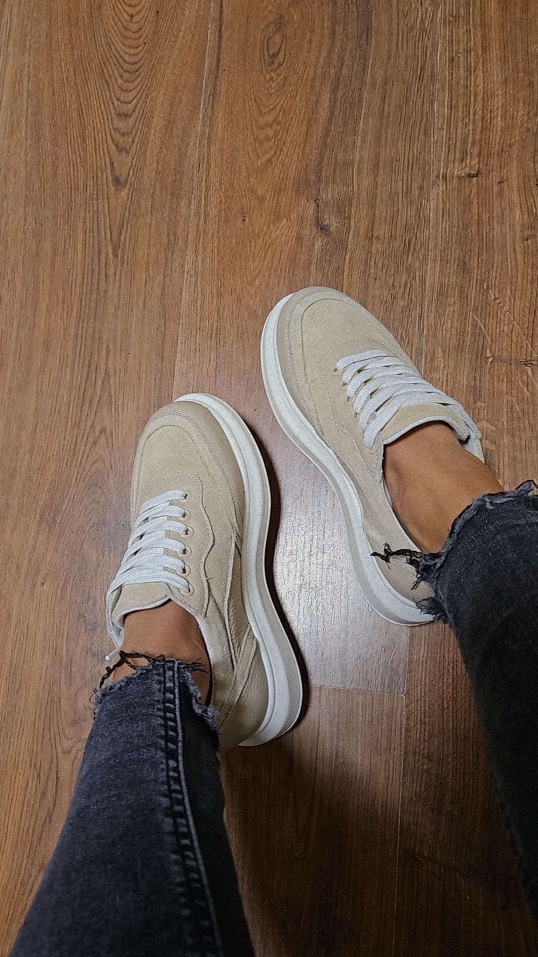 Sneakersi Masha bej